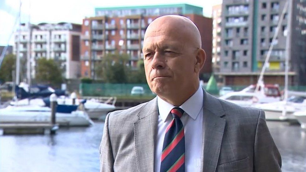 Coronavirus: Should Ipswich office workers be heading back? - BBC News