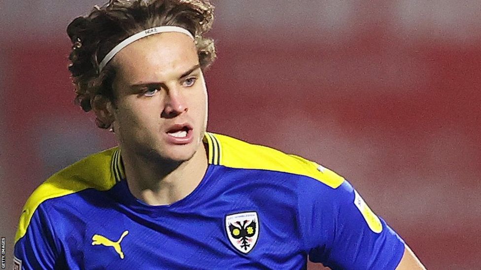 Aaron Pressley: Accrington Stanley sign Brentford striker on loan - BBC ...