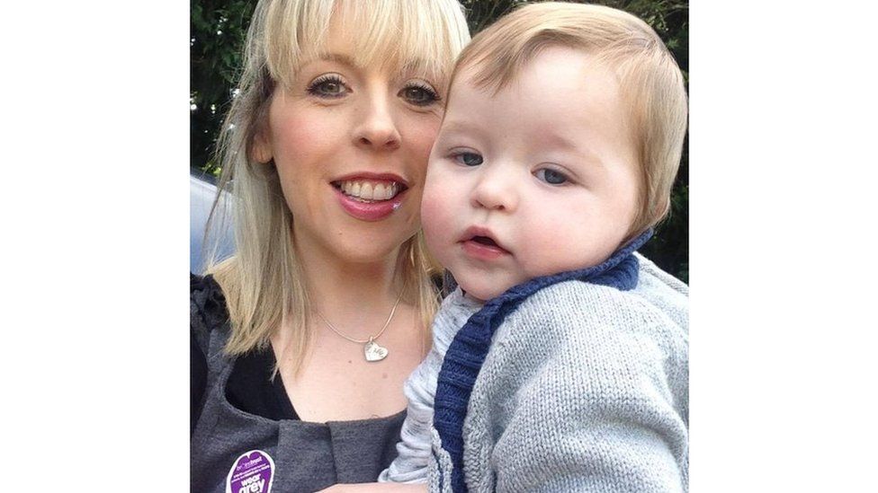 Lisa Rumble's Instagram, Twitter & Facebook on IDCrawl