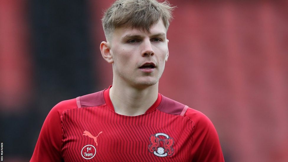 Ed Turns: Leyton Orient re-sign Brighton centre-back on loan - BBC Sport