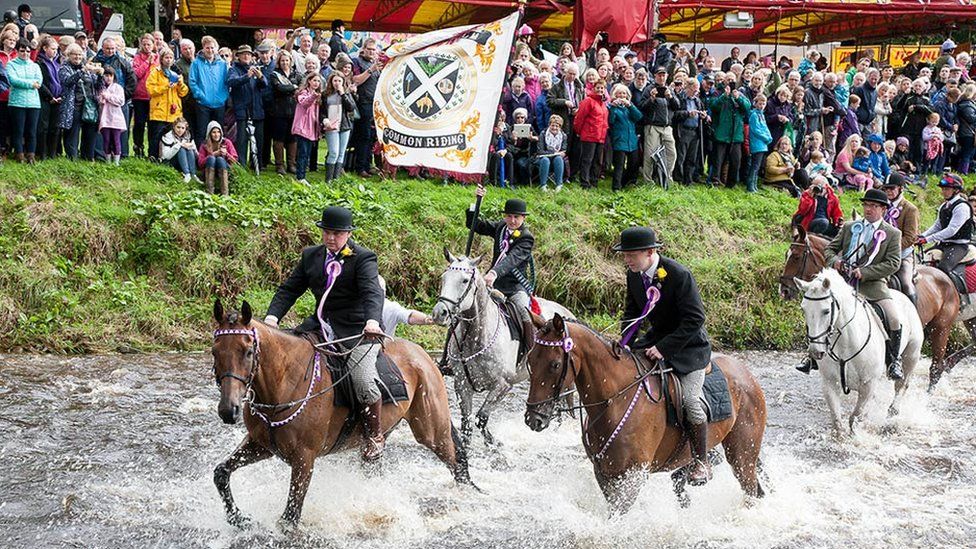 In pictures: Langholm Common Riding - BBC News