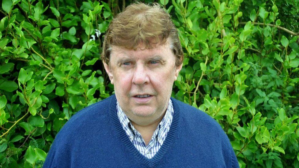 Richard Jones, cerddor a chyfansoddwr Ail Symudiad, wedi marw - BBC ...