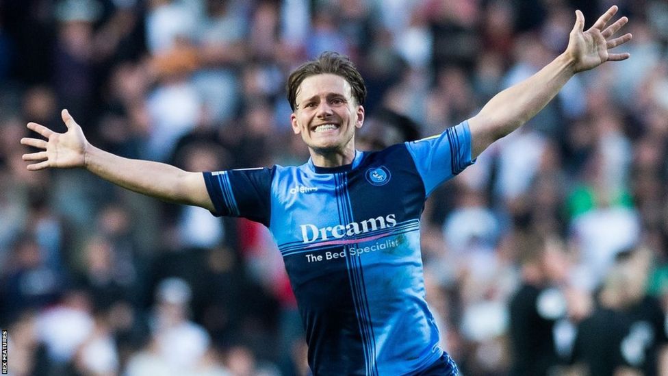 Dominic Gape: Sutton United sign former Wycombe Wanderers midfielder ...