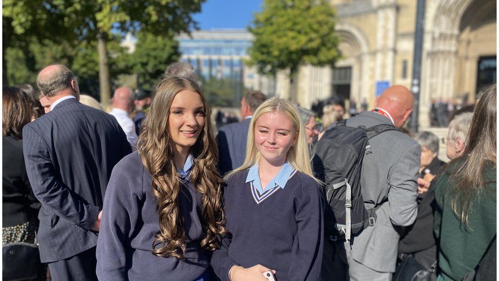 How did people in Northern Ireland react to the new King? - BBC News