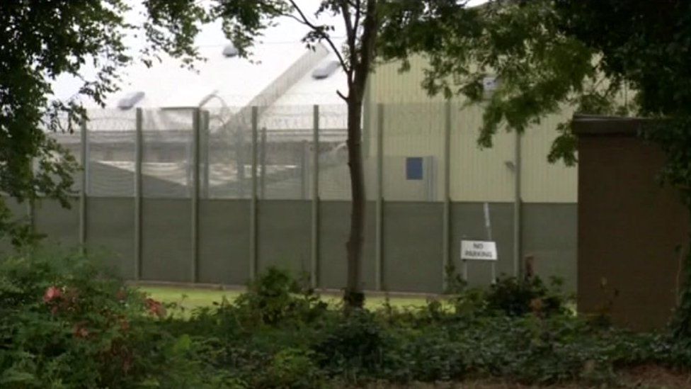 HMP Humber: Photocopied post 'reduces prisoner drug use' - BBC News