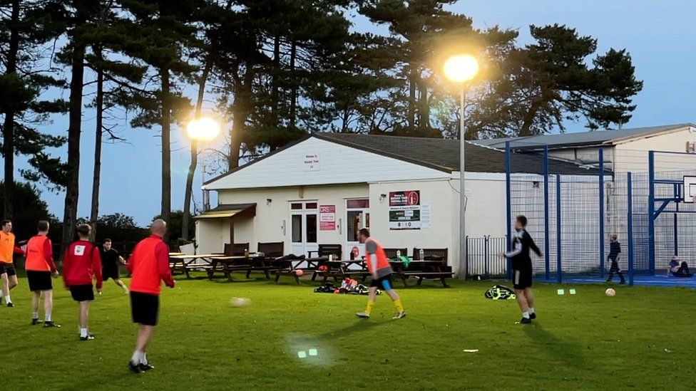 Somerset football clubs say they are being hit by fuel costs - BBC News