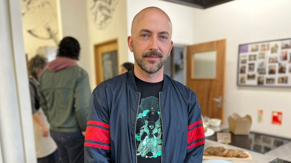 Easton community oven plan to help with rising energy bills - BBC News