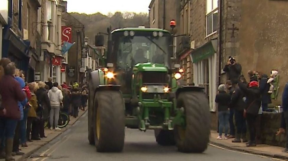 Knaresborough Tractor Run: More than 350 tractors join charity convoy ...