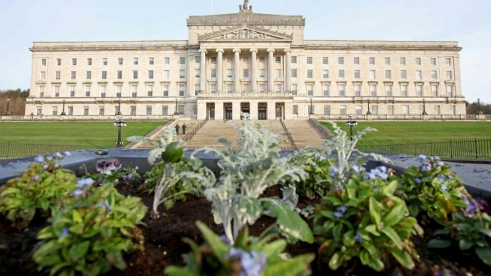 Stormont talks: Main NI parties agree power-sharing deal - BBC News