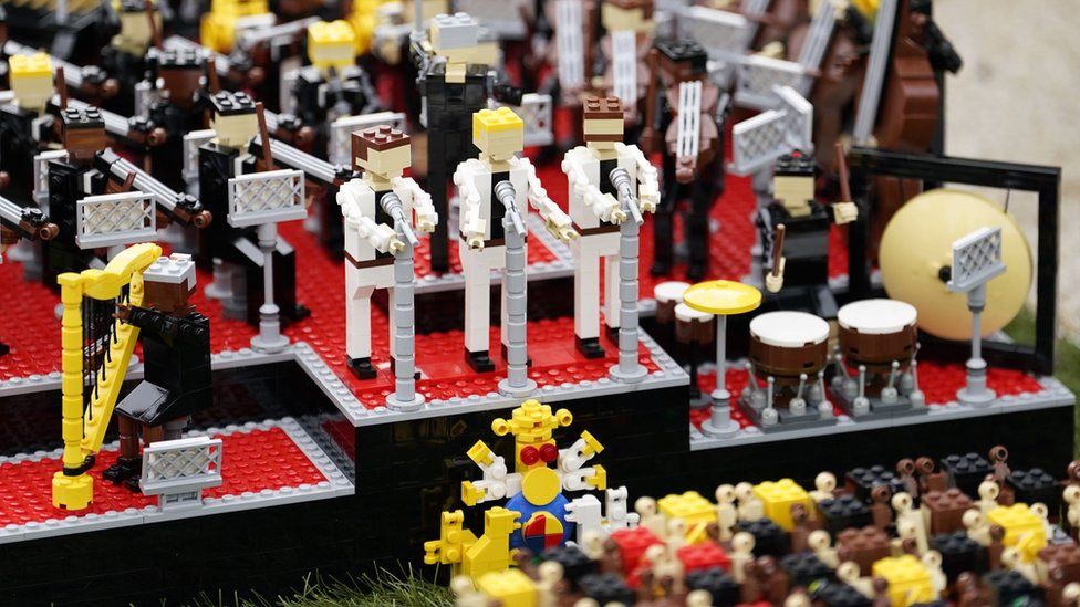 King Charles coronation scene in Lego goes on display - BBC News