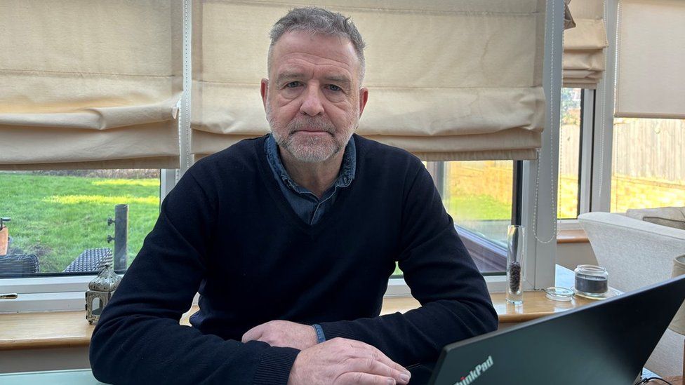 Abergele: Newid enw Cymraeg tafarn yn 'ddilornus a diangen' - BBC Cymru Fyw