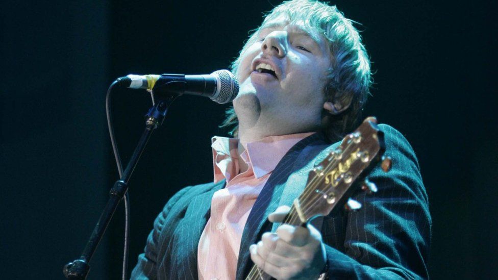 Kevin McDermott: Musician struck with lump of concrete in attack - BBC News