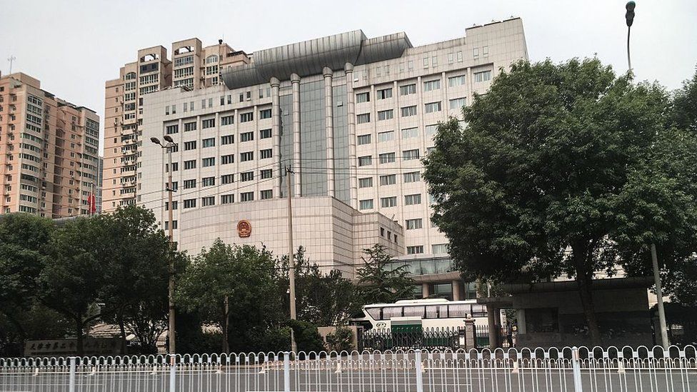 A tale of two courts: How does Hong Kong compare to China? - BBC News