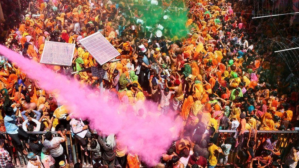 In pictures: Holi celebrations from around the world - BBC Newsround