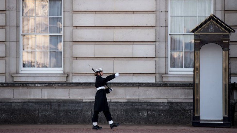 Sailors perform Changing the Guard in historic first - BBC News