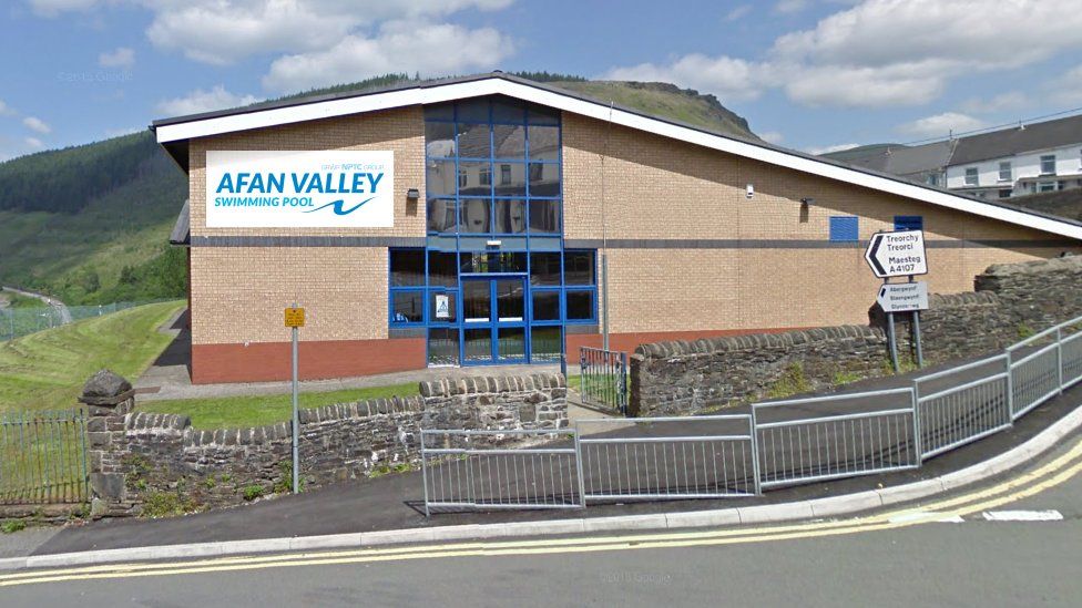 Afan Valley Swimming Pool reopens after campaign - BBC News