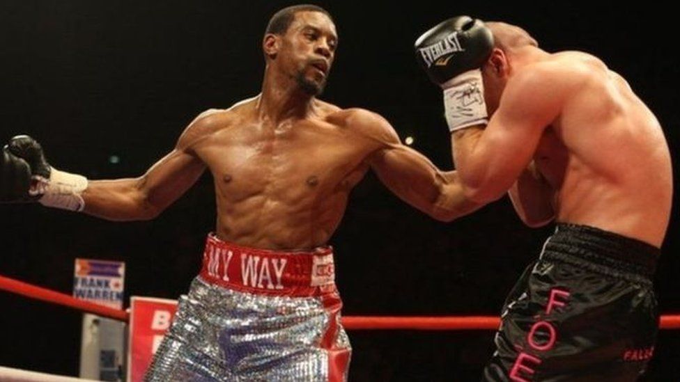 Ex-boxing champion Anthony Small 'called for attacks' - BBC News