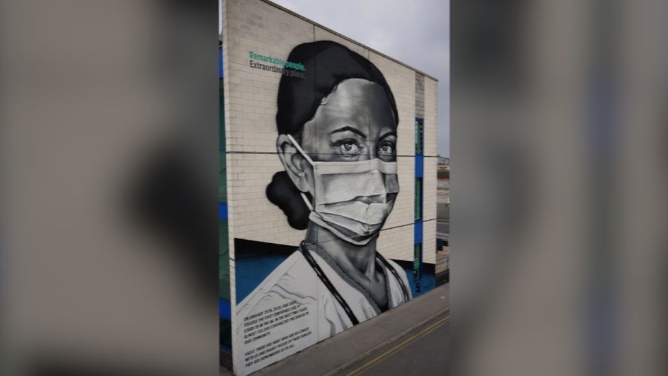 Covid: Hull Eye Hospital tribute mural completed - BBC News