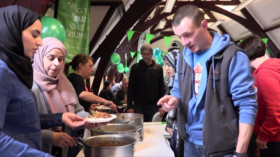 The men and women who brought curry to Birmingham - BBC News