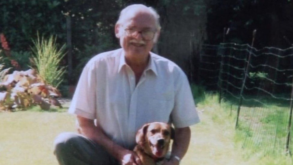 Family of Knaresborough hit-and-run victim Bill Hendry appeal - BBC News