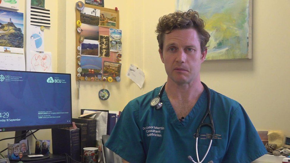 Targedu'r to iau wrth geisio lleihau cwympiadau pobl hŷn - BBC Cymru Fyw