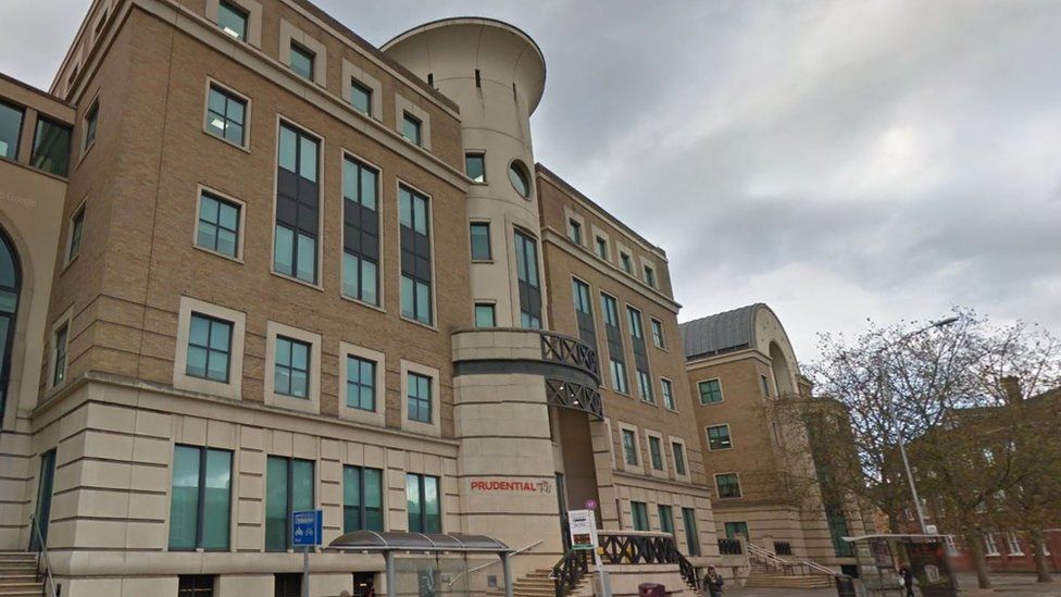 Prudential staff in Reading begin industrial action - BBC News
