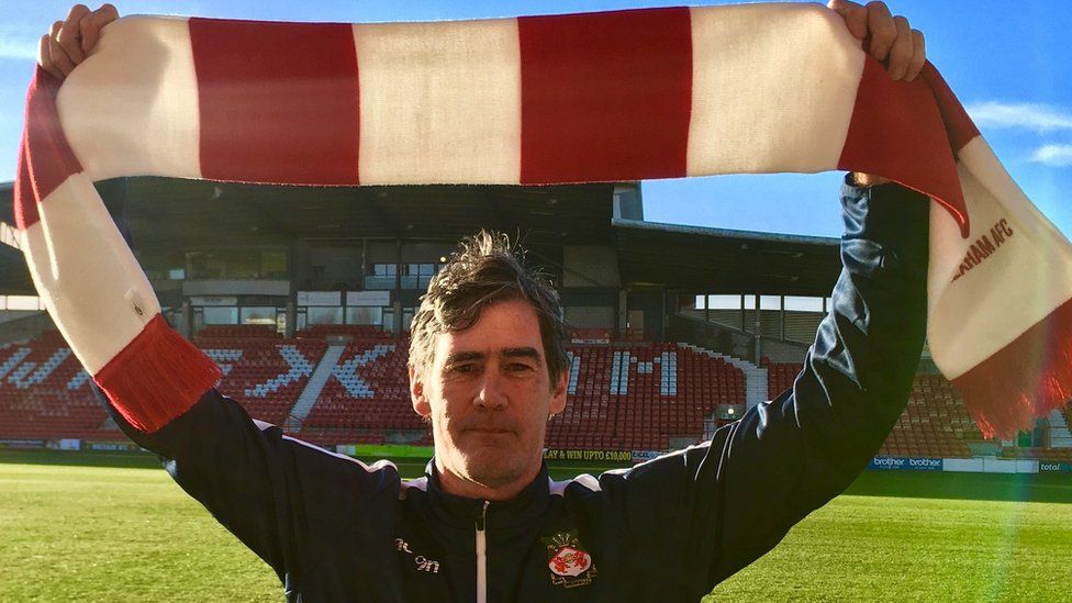 Wrecsam yn penodi Mike Newell fel is-reolwr - BBC Cymru Fyw