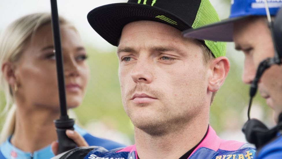 NI rider Rea signs new deal to remain with Kawasaki - BBC Sport