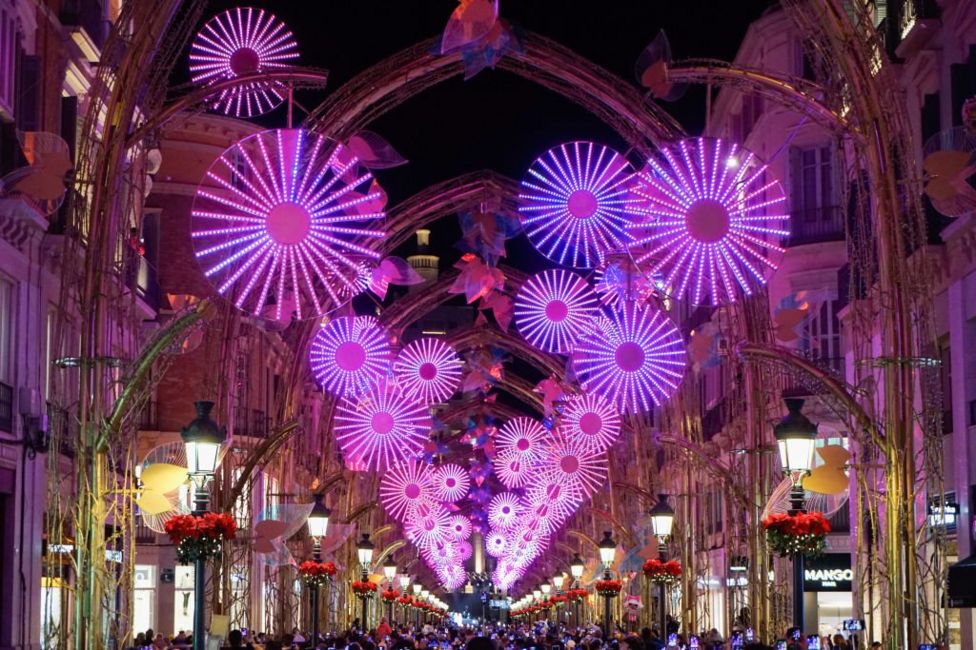 Christmas lights: A gallery of lights around the world - BBC Newsround