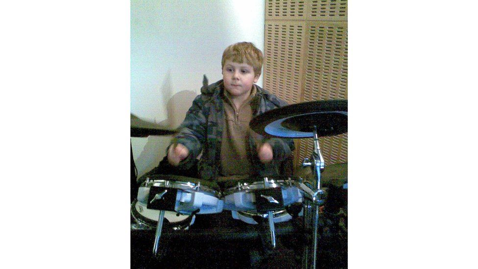 Yr ifanc a ŵyr: Siôn a Graham Land - BBC Cymru Fyw