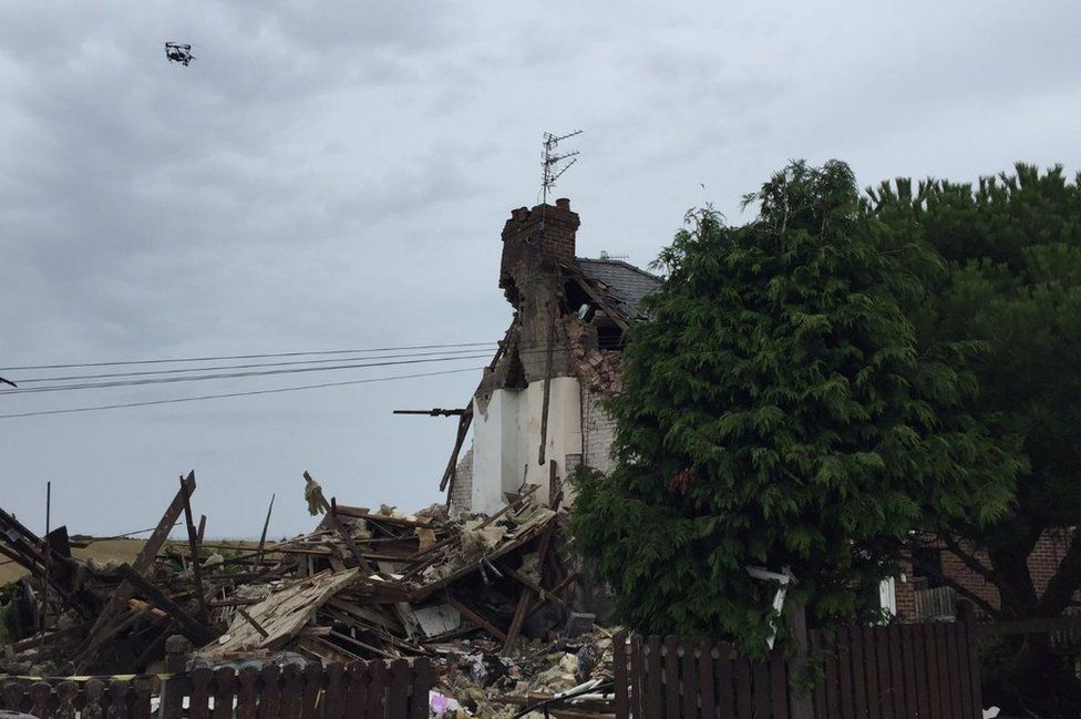 Sunderland gas explosion: Woman hurt as house 'blown apart' - BBC News