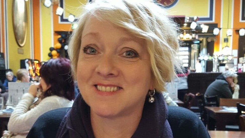 'Benefit changes adding to mental health problems' - BBC News