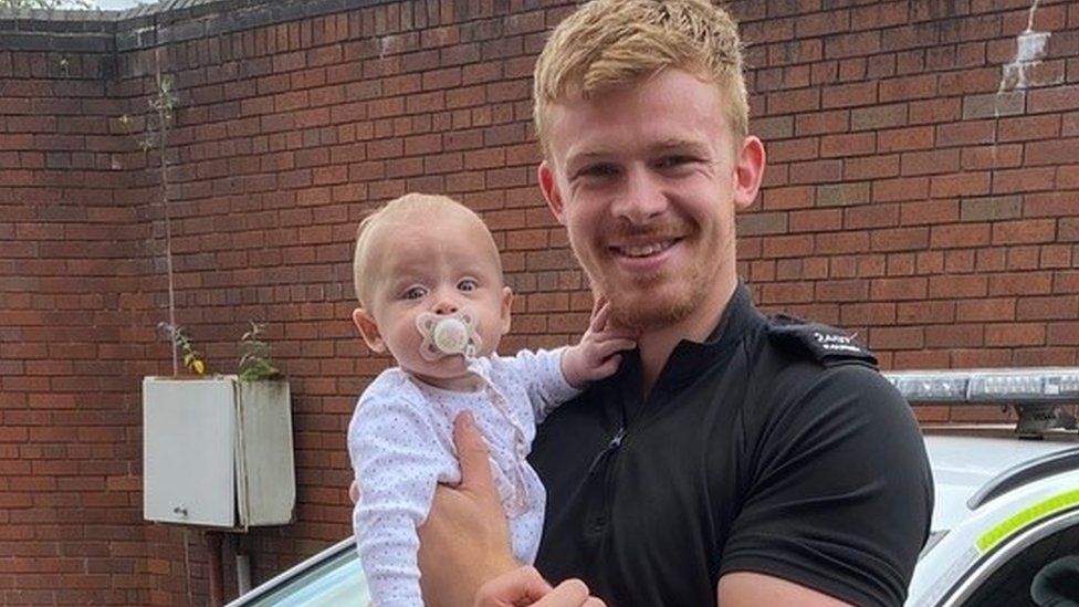 Nottingham man to do 36-hour triathlon to thank NHS trust - BBC News