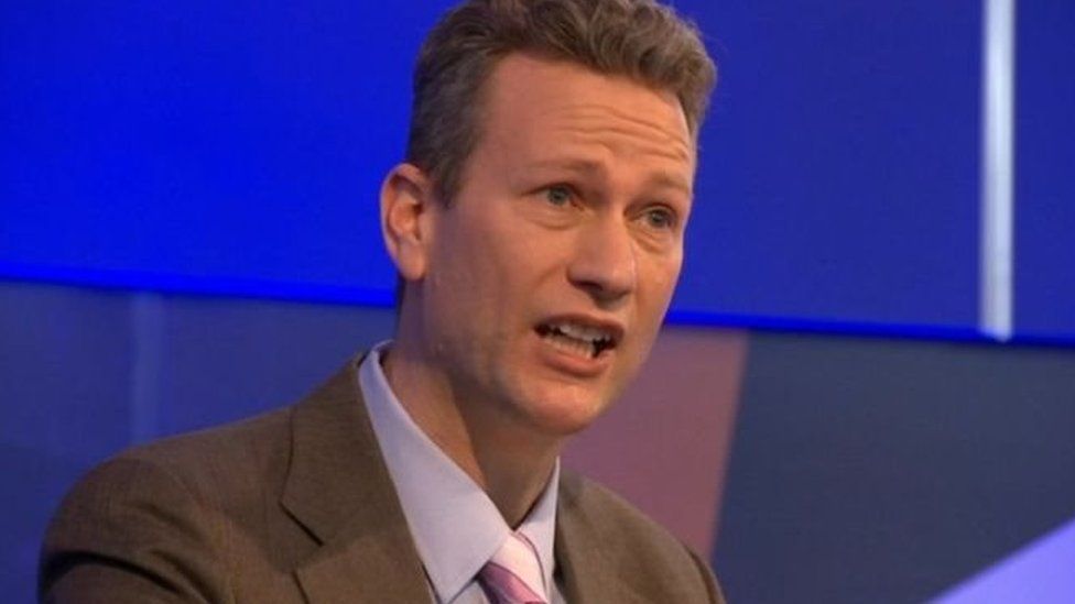 Nathan Gill heb gamddefnyddio arian Ewrop, medd ymchwiliad - BBC Cymru Fyw