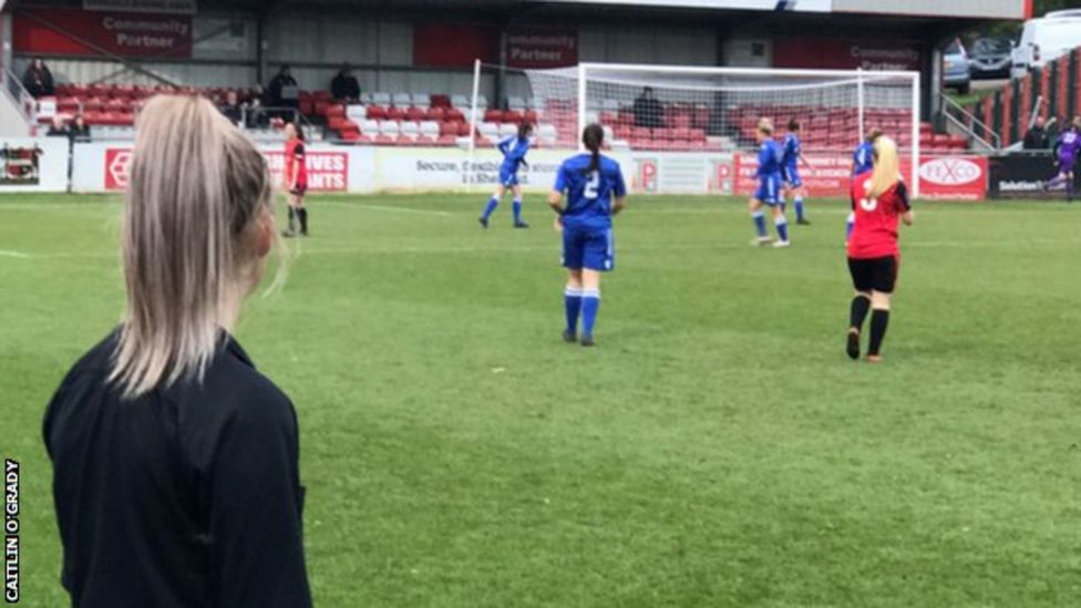 Female referees: What is it like to officiate games? - BBC Sport