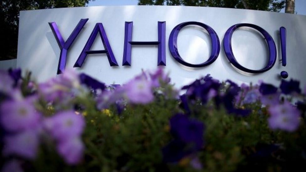 Daily Mail owner considering Yahoo bid - BBC News