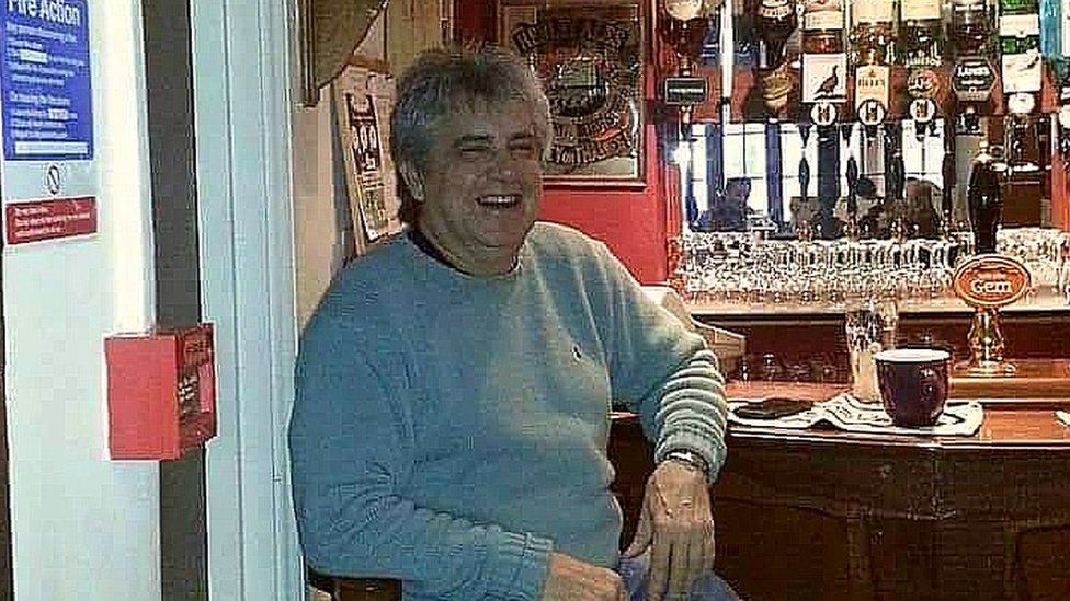 'Messy' pub rules cause confusion on England/Wales border - BBC News