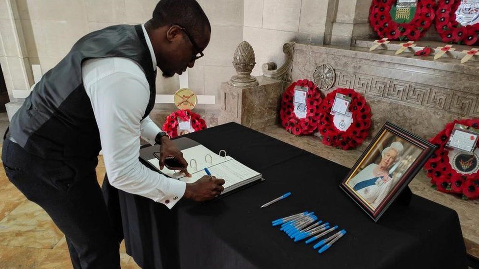 Queen Elizabeth II: Monarch's dedication 'impossible to put into words ...