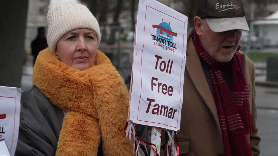 Tamar and Torpoint tolls set to rise after joint committee vote - BBC News