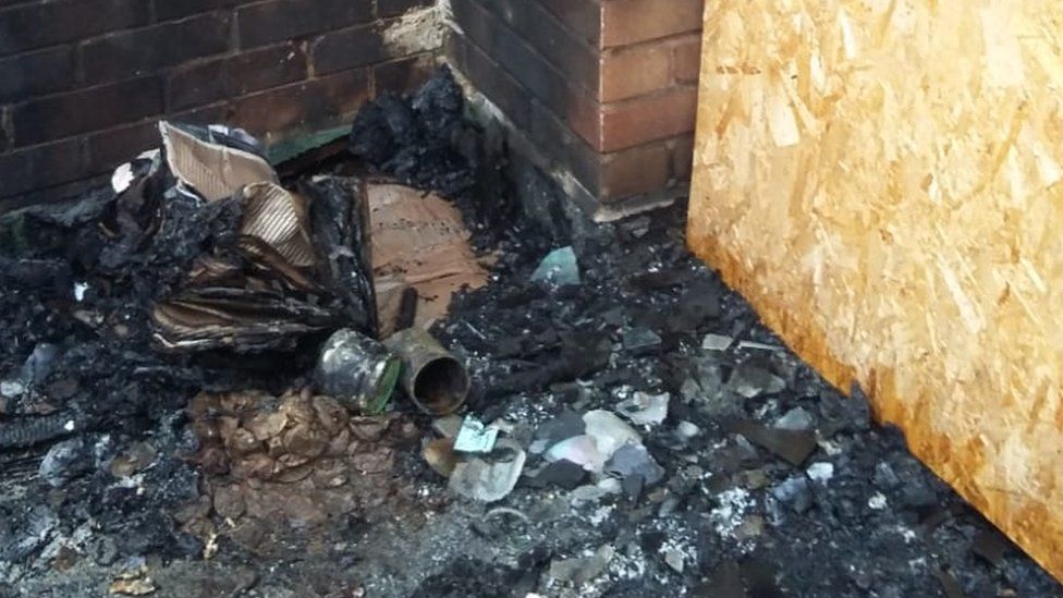 Child dropped from window during Clacton flat fire - BBC News