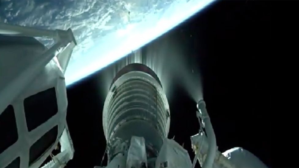 Asteroid probe begins seven-year quest - BBC News