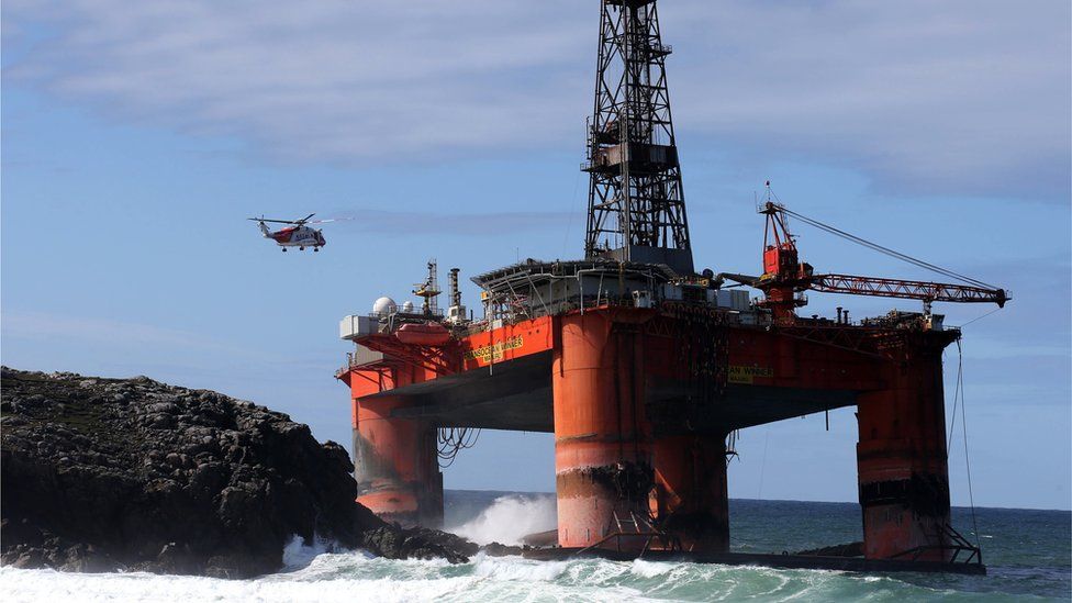 Diesel oil leak from grounded rig Transocean Winner - BBC News