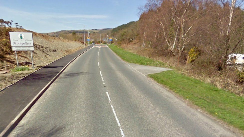 Powys council reveals proposed Machynlleth traveller sites - BBC News