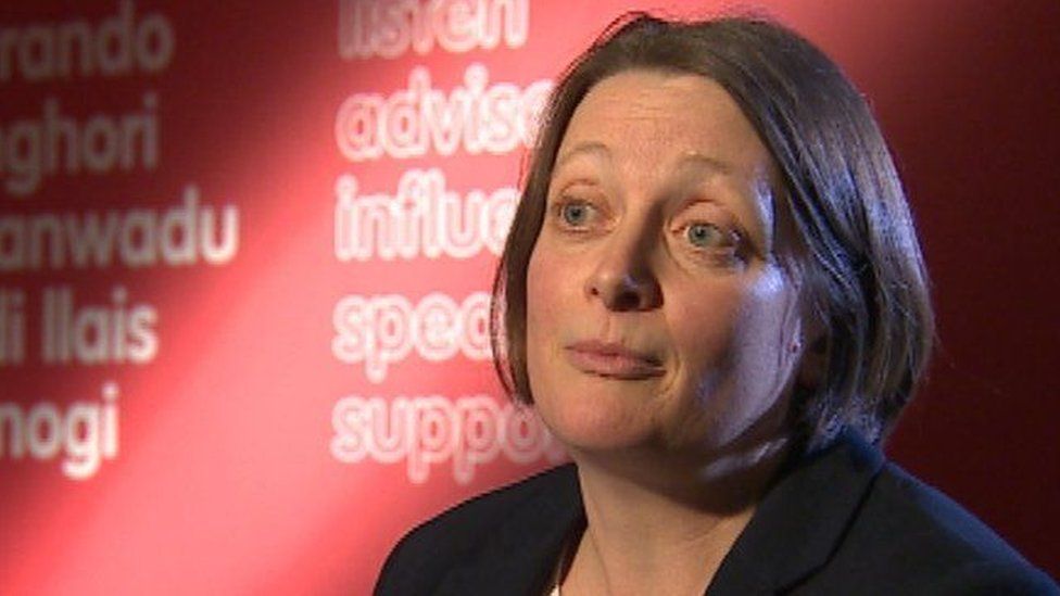 Calls for smacking ban in Wales backed by Archbishop - BBC News