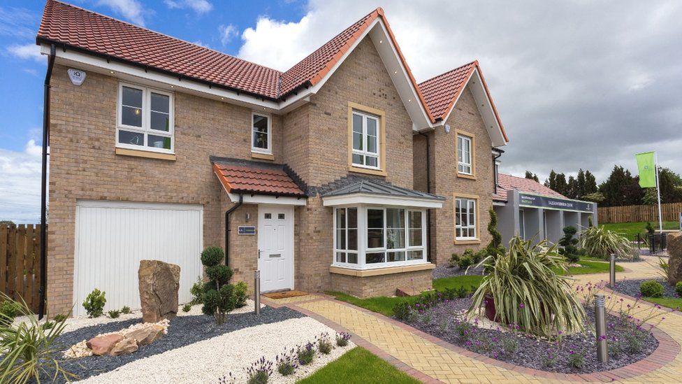 Barratt unveils plans for 2,500 homes in Scotland - BBC News