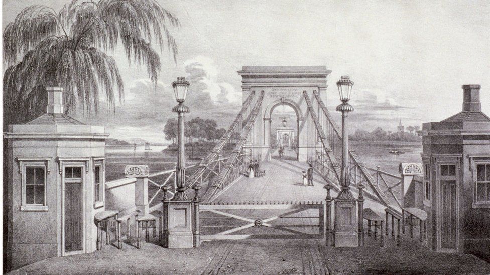 Hammersmith Bridge to remain partially open to cyclists and walkers ...