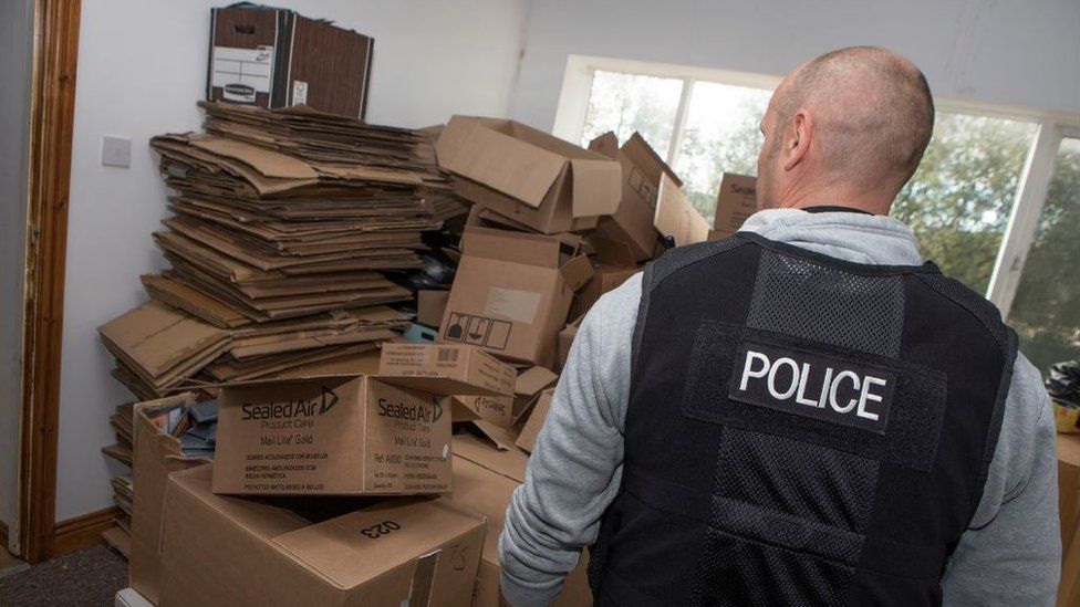 Six men arrested over online prescription drugs operation - BBC News