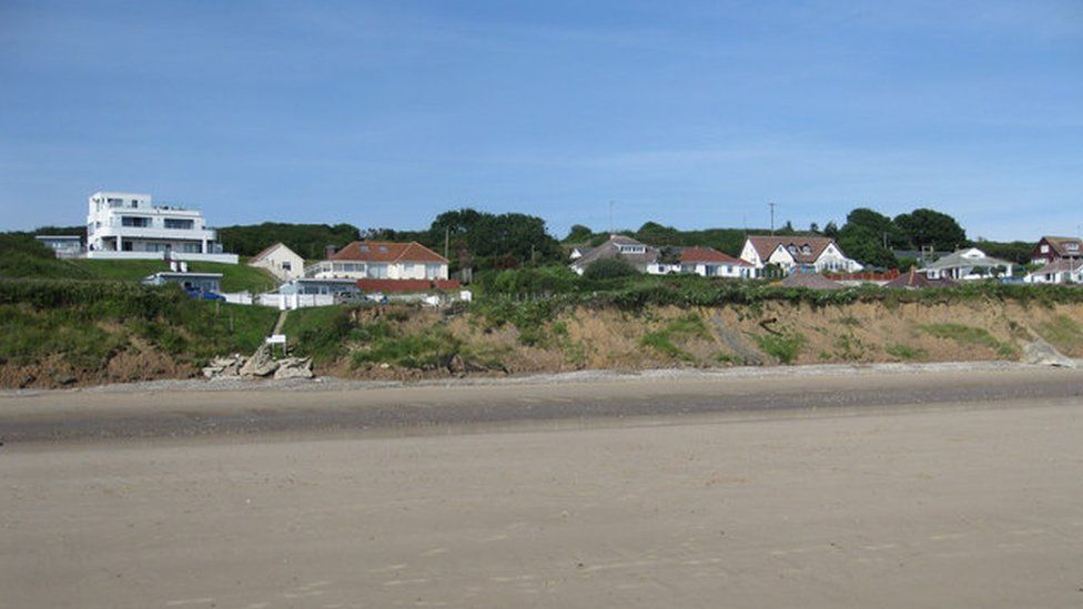 Flat Cliffs coastal erosion £500K plans 'will save community' - BBC News