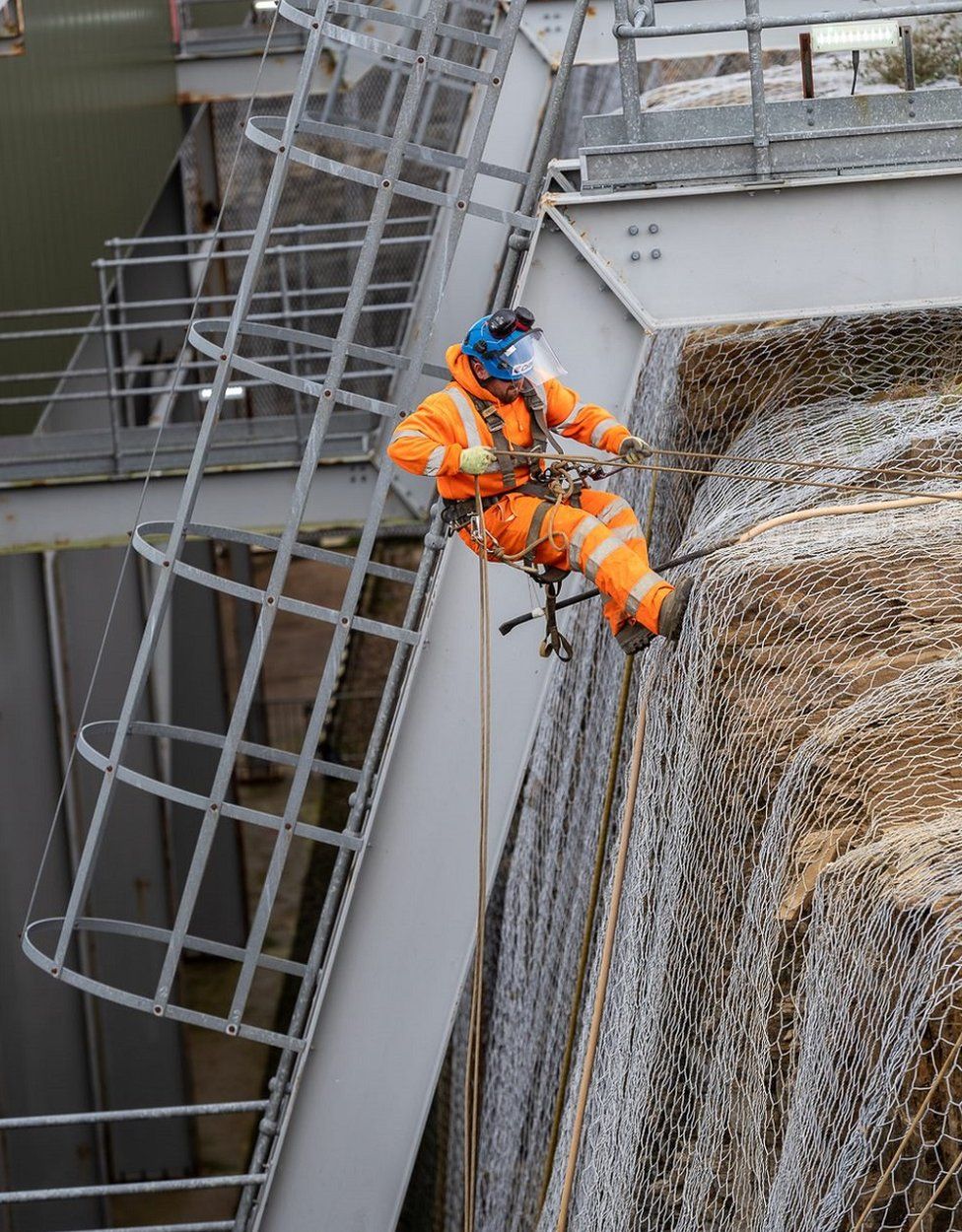 Rope work at Dounreay radioactive waste vaults - BBC News