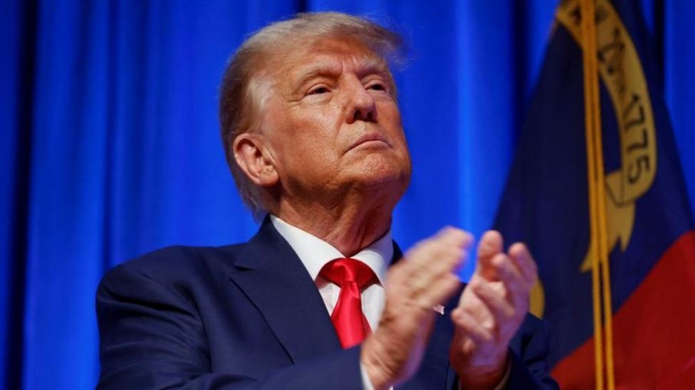 Donald Trump is 'toast' if indictment correct, William Barr says - BBC News